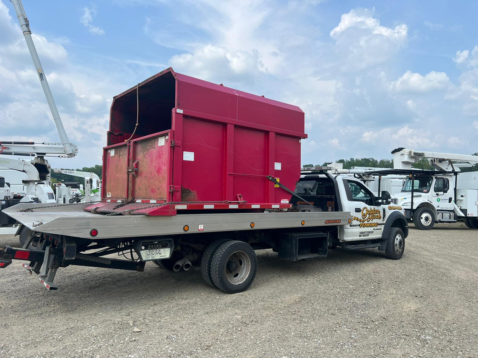 Heavy-Duty Towing in Pittsburgh: Golden Hook Towing Services
